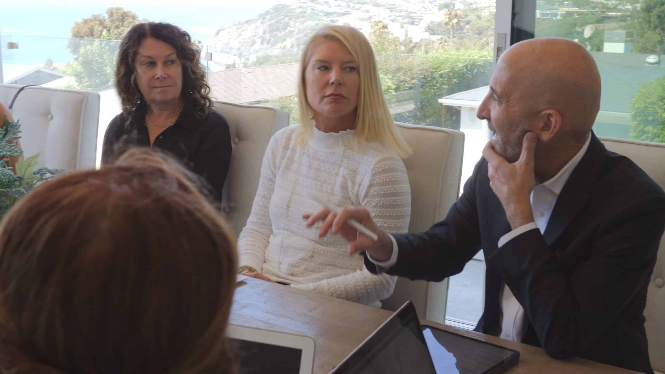 A Real Estate Community Where Collaboration Thrives | Side